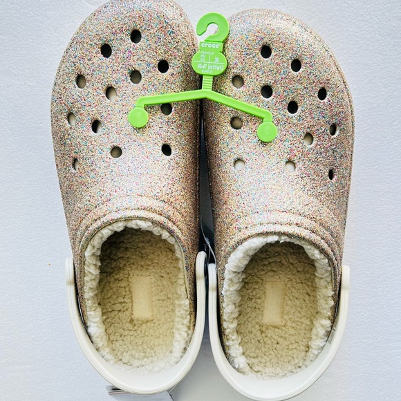 CROCS | Shoes | Crocs Mens Gold Glam Fleece Lined Casual Travel ...